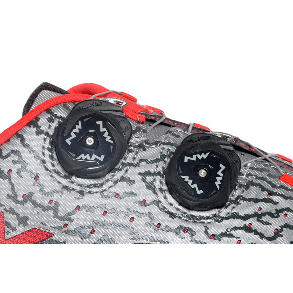 MTB tretry Northwave REBEL grey-red | Cyklomania.cz